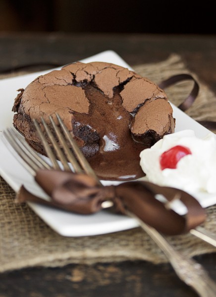 Melted Chocolate Cakes - Seasons and Suppers