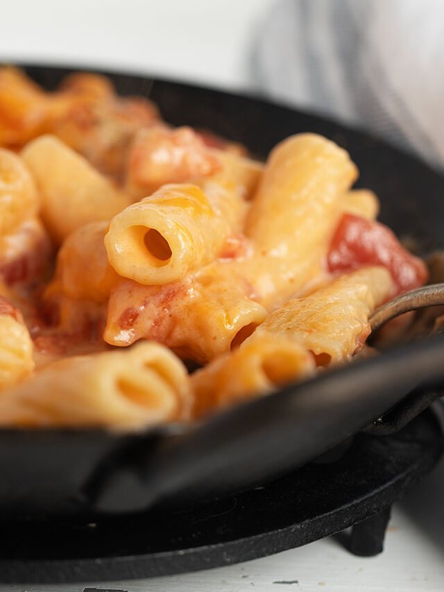 Creamy Roasted Red Pepper Pasta - Seasons and Suppers