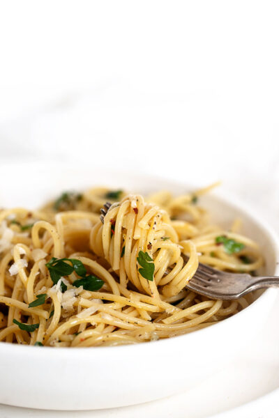 Spaghetti with Olive Oil and Garlic - Seasons and Suppers