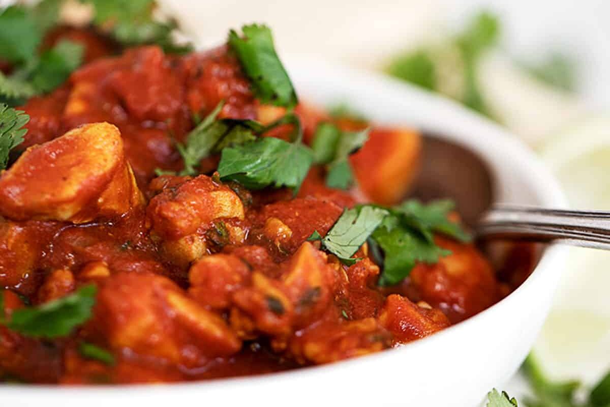 Quick and Easy Chicken Madras - Seasons and Suppers