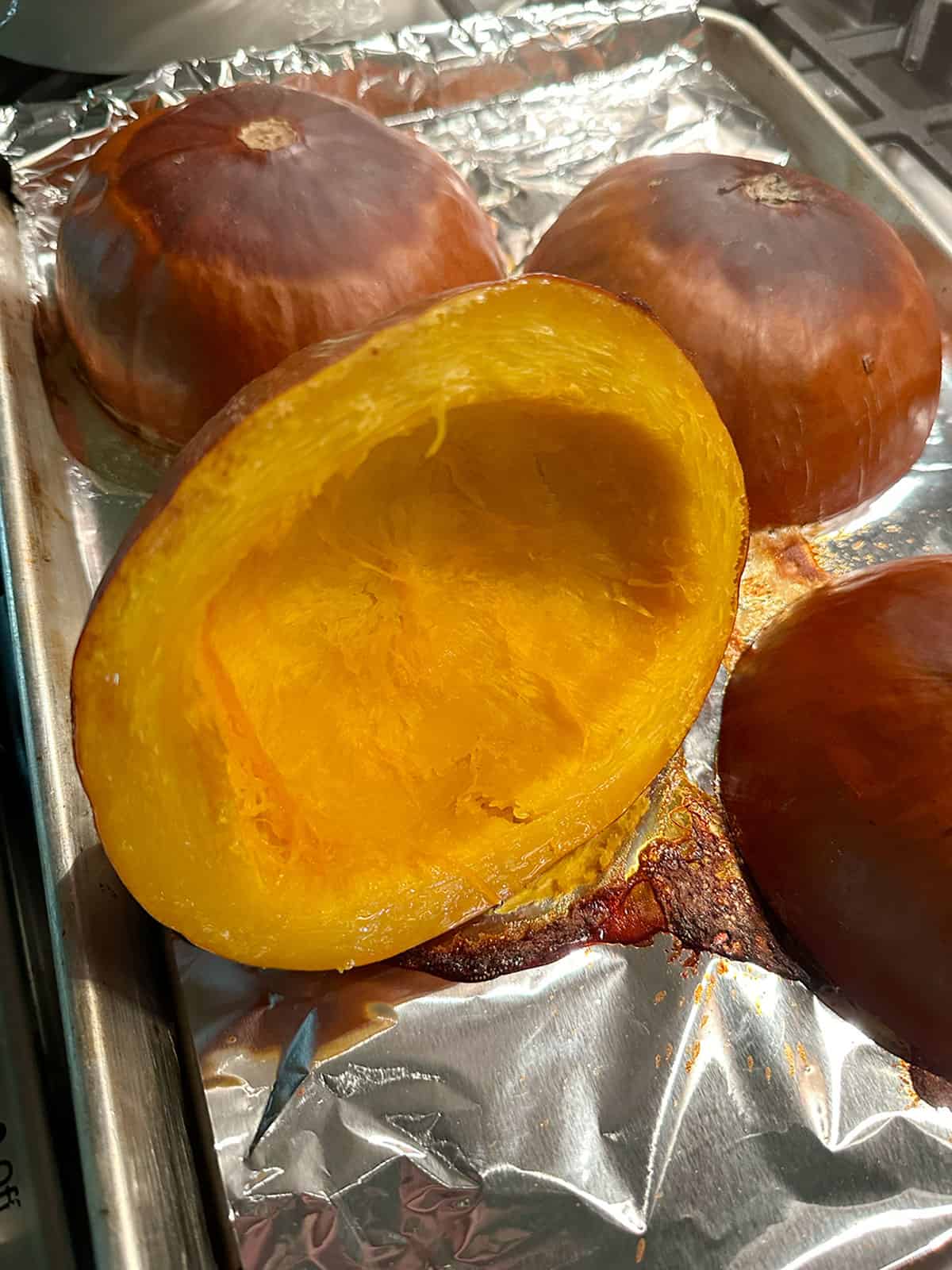 Homemade Pumpkin Puree (from Pie Pumpkins) - Seasons and Suppers